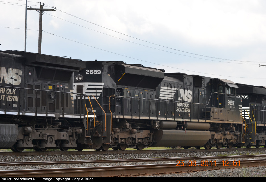 NORFOLK SOUTHERN SD70M-2 2689